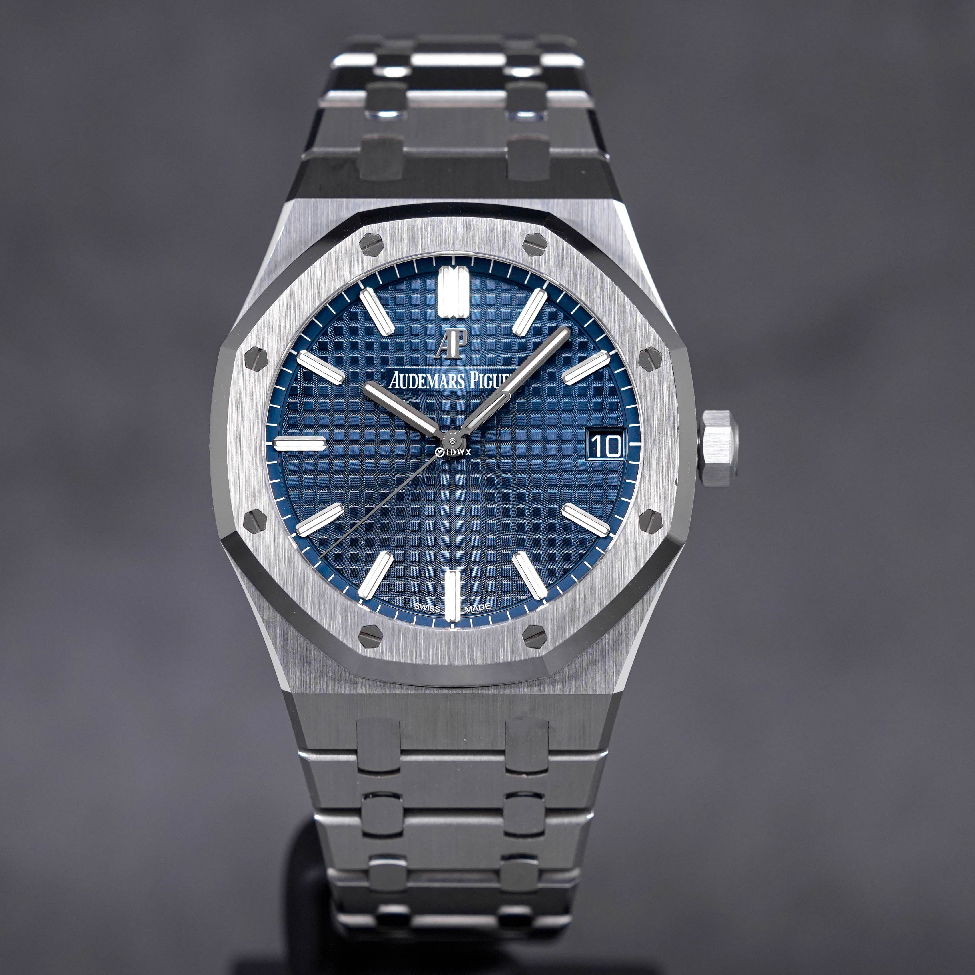 AUDEMARS PIGUET ROYAL OAK 41MM 15500 BLUE DIAL (2021) - OMNILUXE