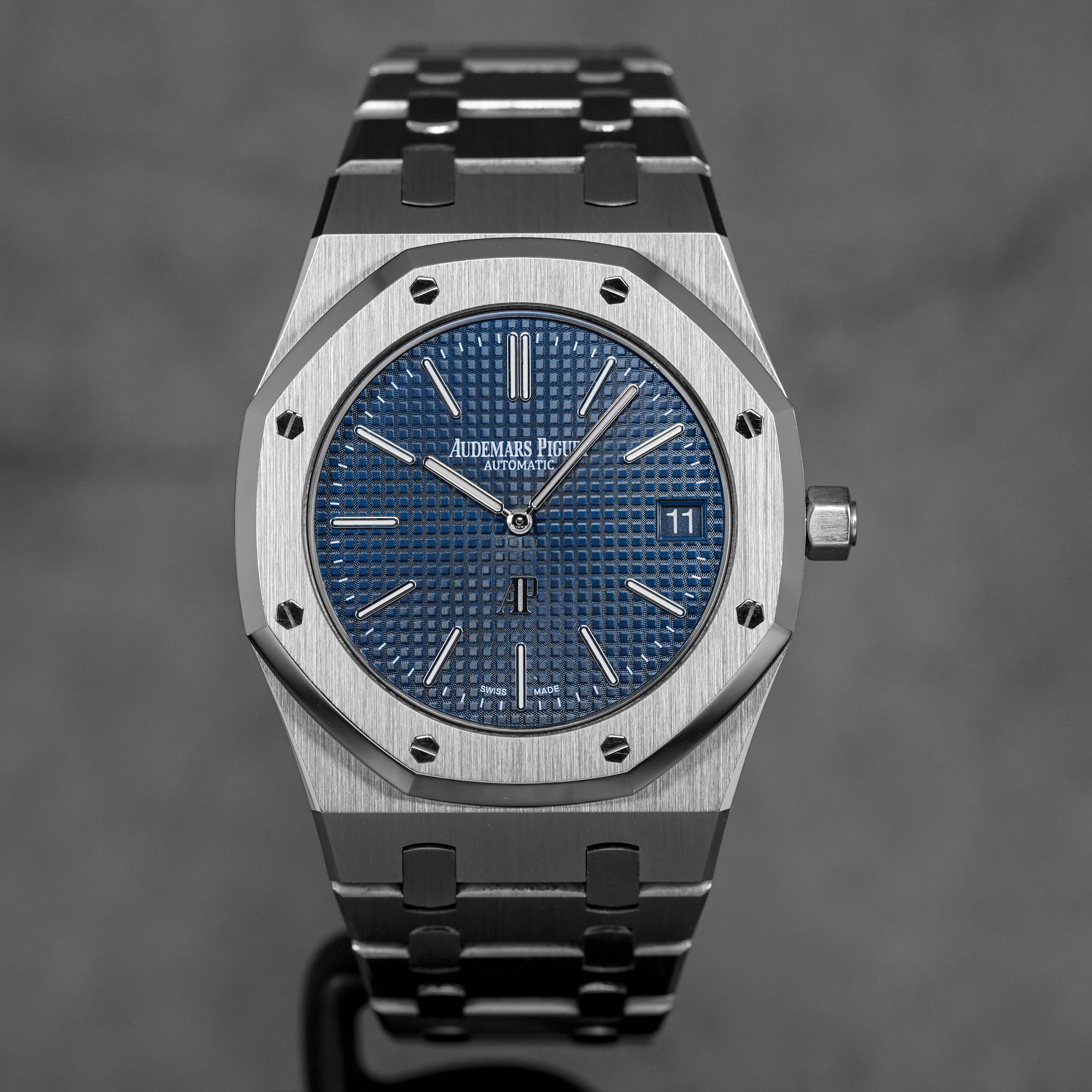 AUDEMARS PIGUET ROYAL OAK 39MM 15202 BLUE DIAL (2015) - OMNILUXE