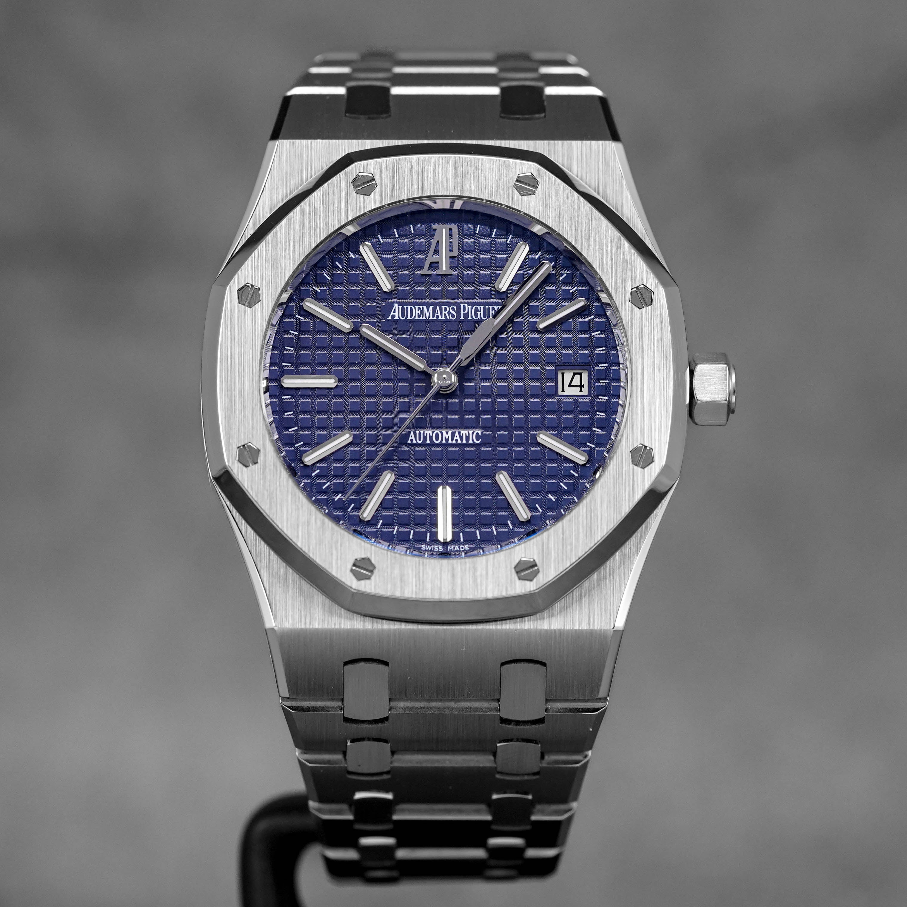 AUDEMARS PIGUET ROYAL OAK 39MM 15300 BLUE DIAL (2009) - OMNILUXE