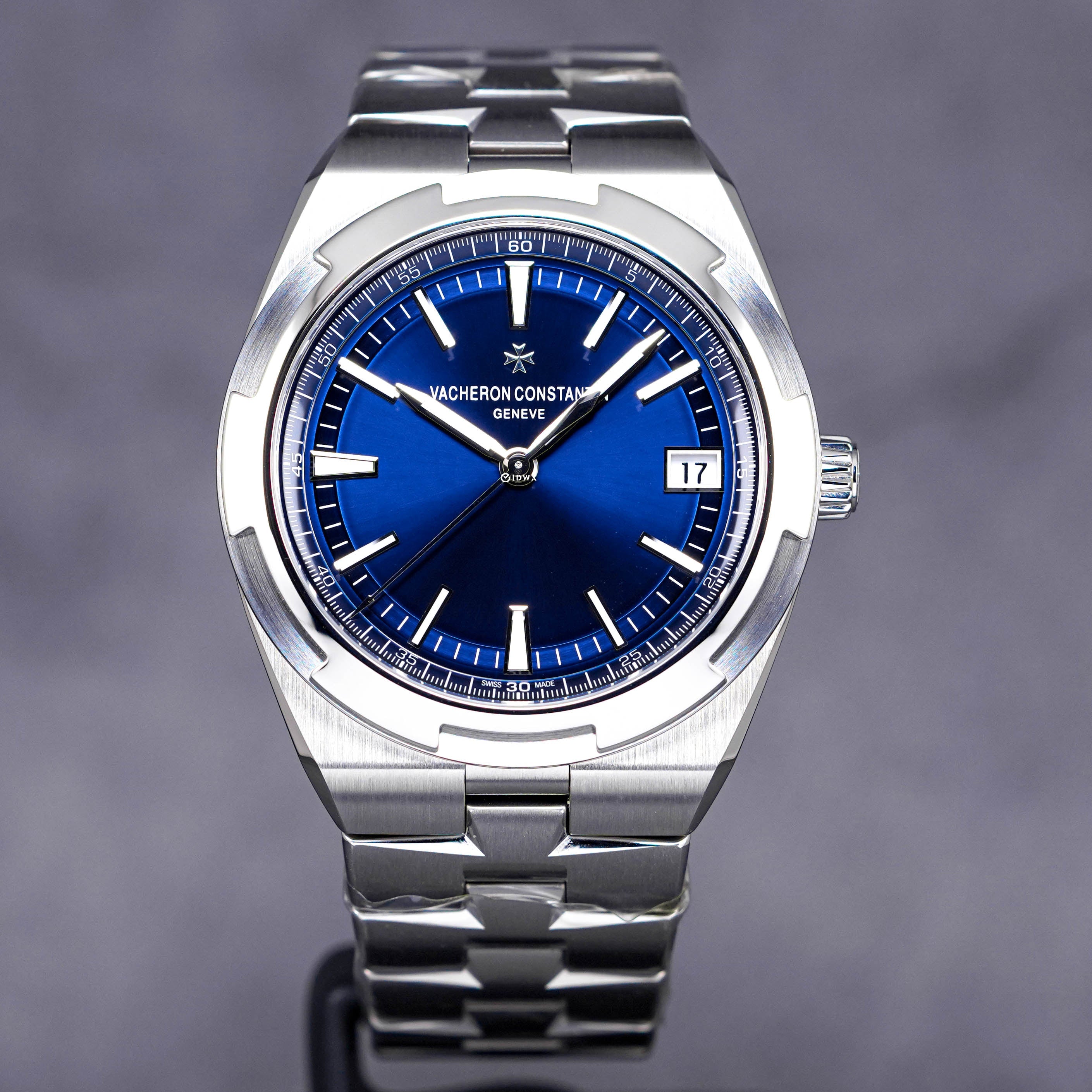 VACHERON CONSTANTIN OVERSEAS BLUE DIAL (2021) - OMNILUXE