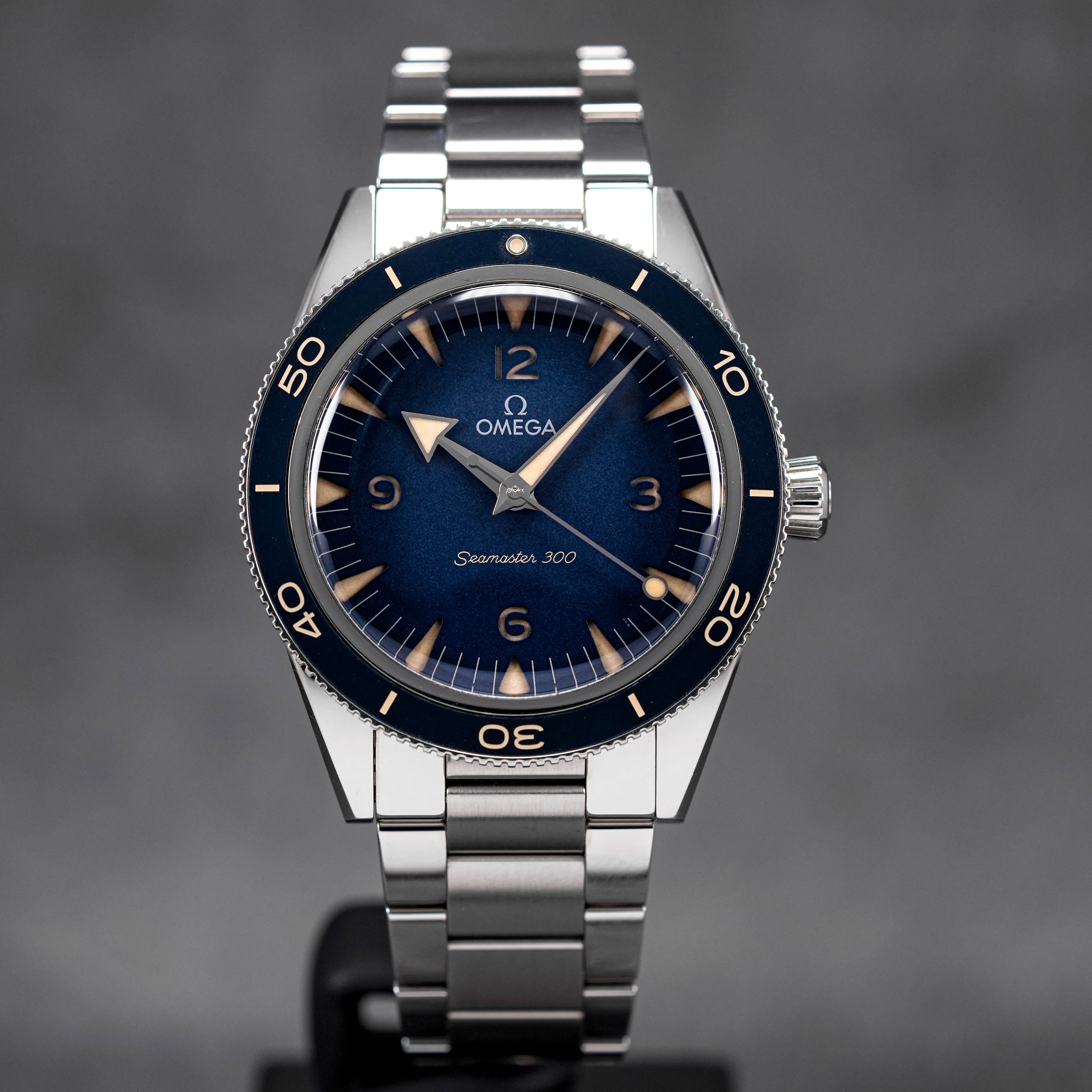 OMEGA SEAMASTER 300 CO-AXIAL MASTER CHRONOMETER BLUE DIAL (2022) - OMNILUXE