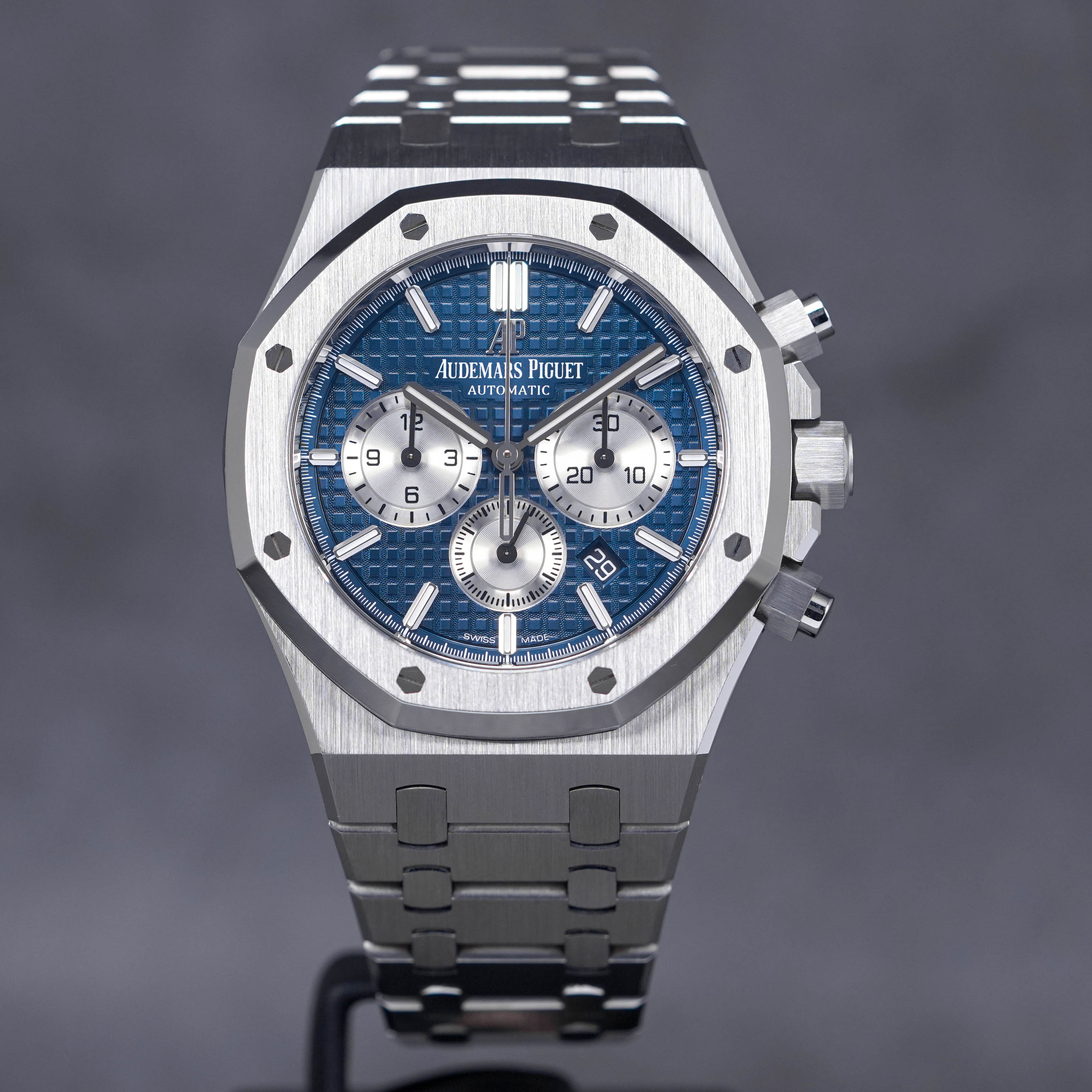 AUDEMARS PIGUET ROYAL OAK CHRONOGRAPH 41MM BLUE DIAL (2019) - OMNILUXE