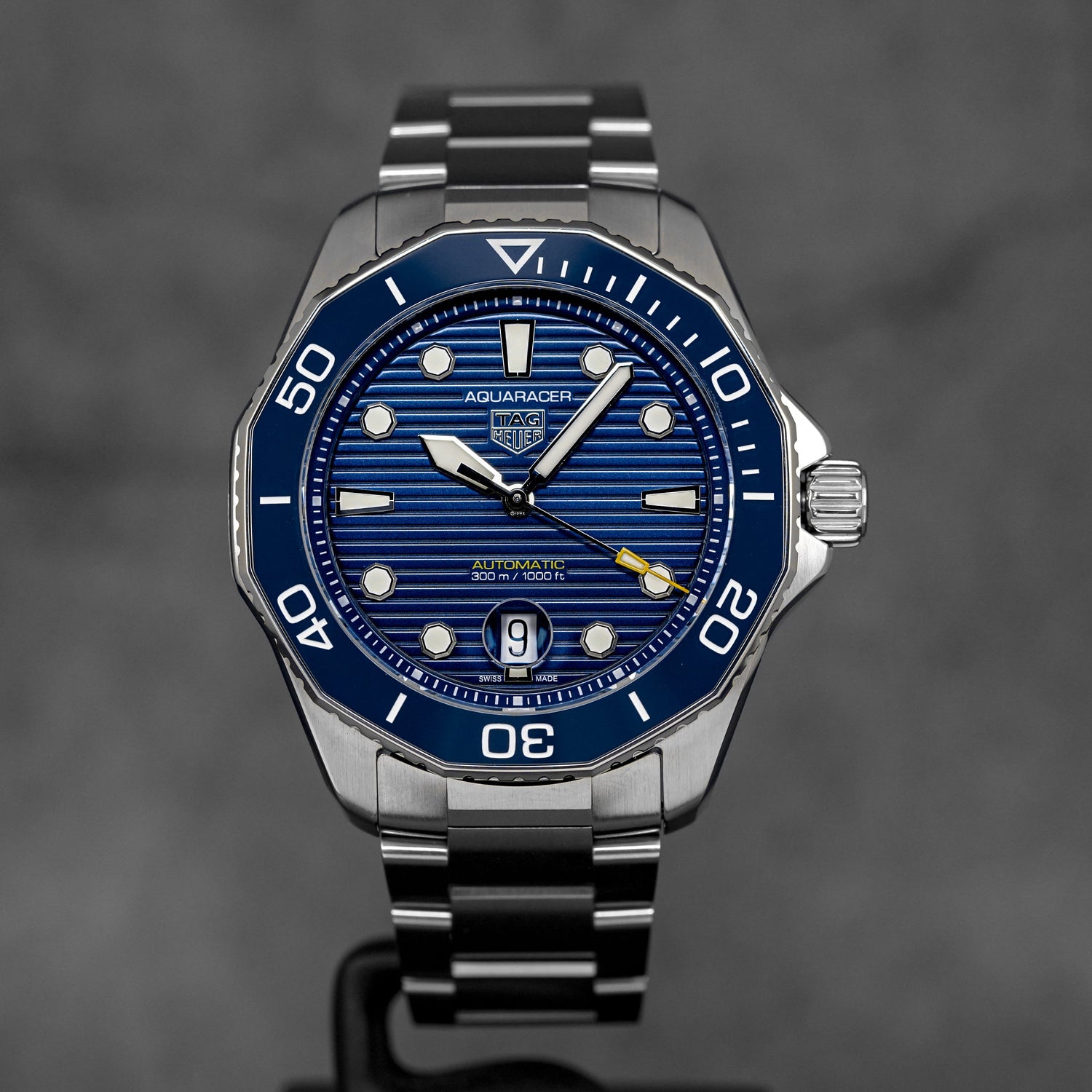 TAG HEUER AQUARACER 300 DATE BLUE DIAL (2023) - OMNILUXE
